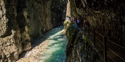 Spektakuläre Wanderung durch die Partnachklamm - DB Regio Bayern